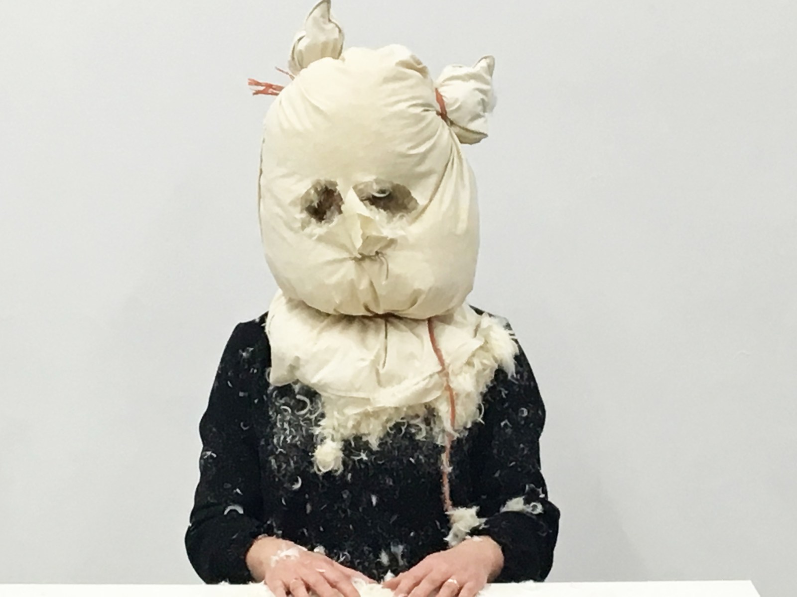 isobel smith – performance / sculpture
